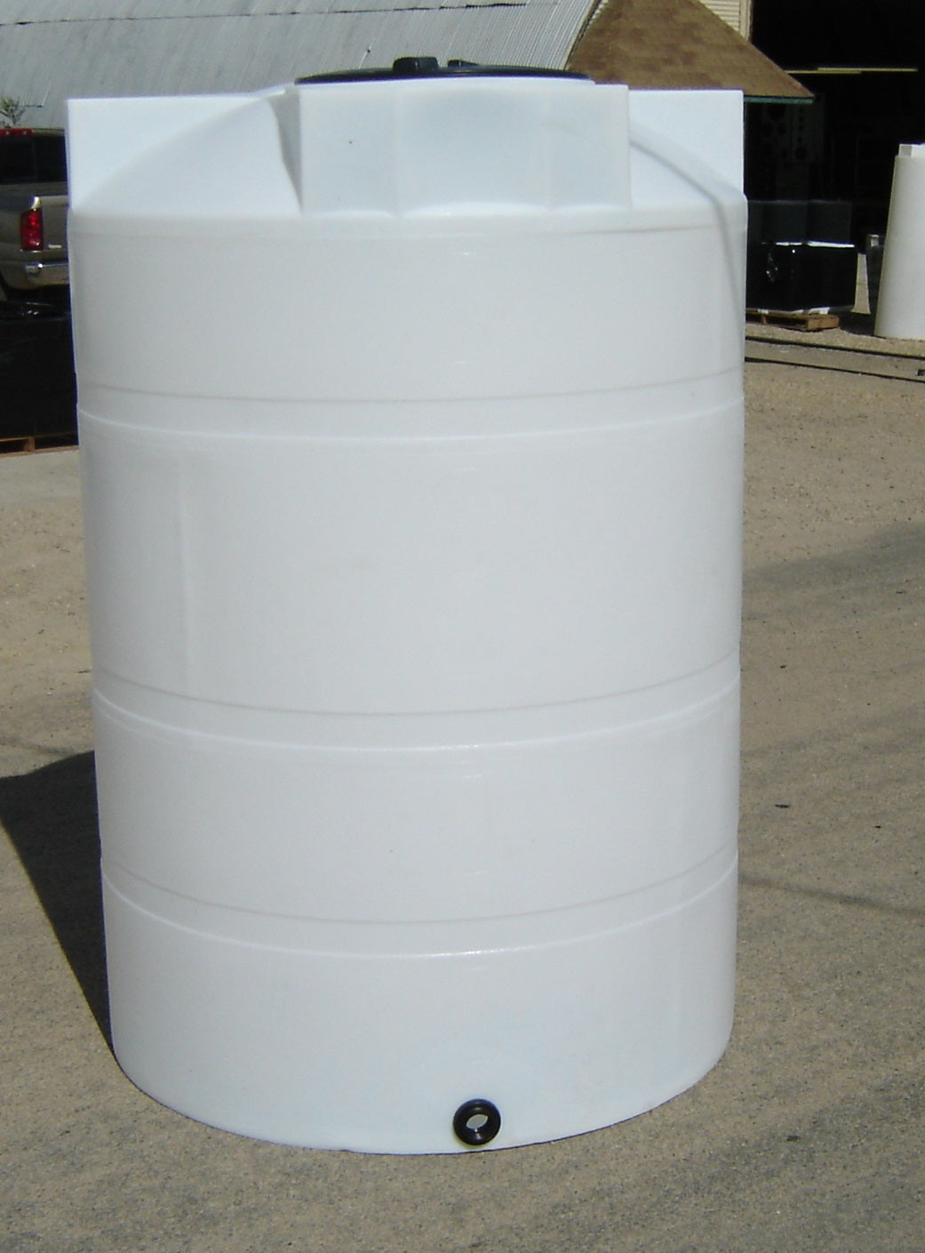 550 Gallon Industrial Grade XLPE Vertical Tank – All About Tanks